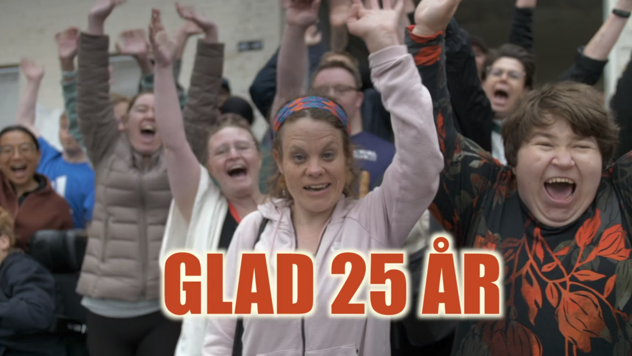 GLAD ER FYLDT 25 ÅR, HURRAAAA! - TV Glad